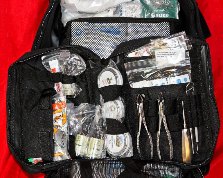 Building the most comprehensive emergency survival medical kit ...